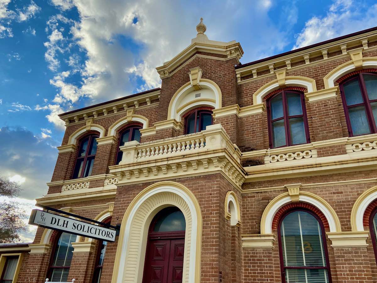 Dog-Friendly Mudgee: Visiting Mudgee with a Dog - Travelnuity