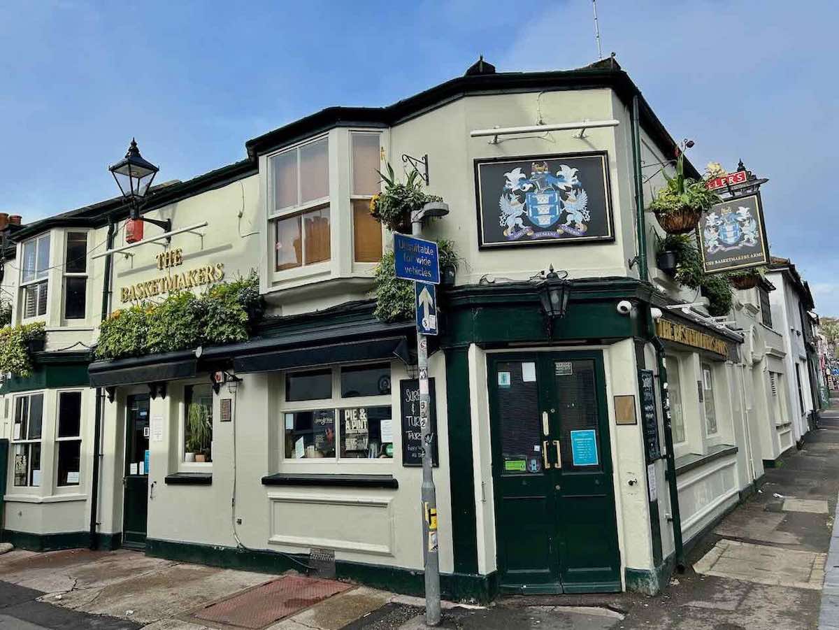 Dog-Friendly Brighton, UK: Visiting Brighton with a Dog - Travelnuity