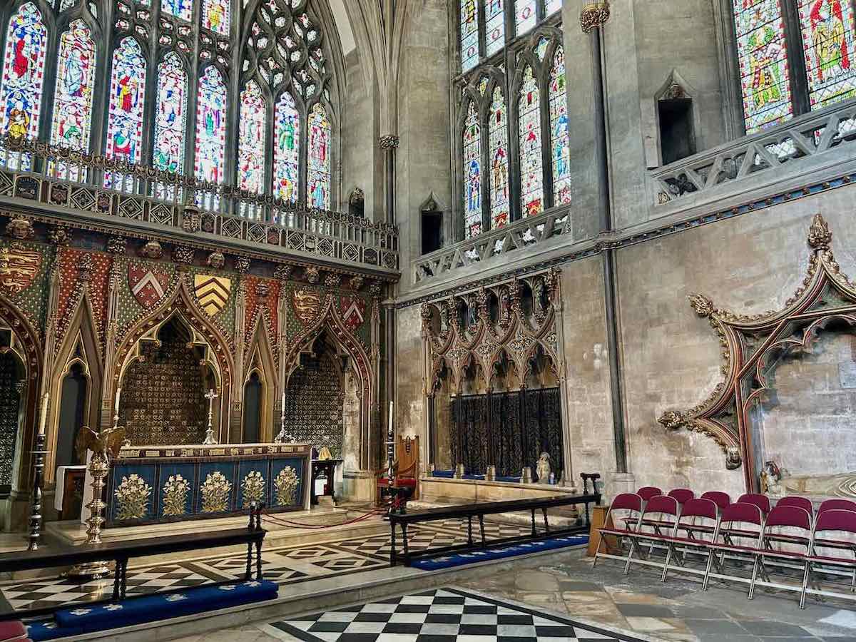 8 Dog-Friendly Cathedrals to Visit in England - Travelnuity
