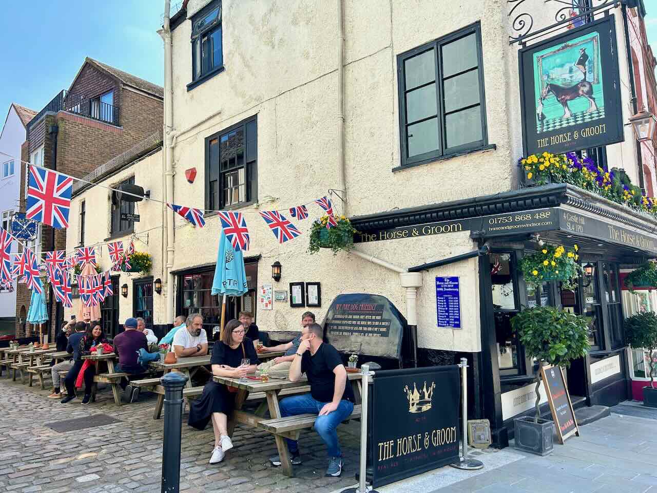 Dog-Friendly Windsor, UK: Visiting Windsor with a Dog - Travelnuity
